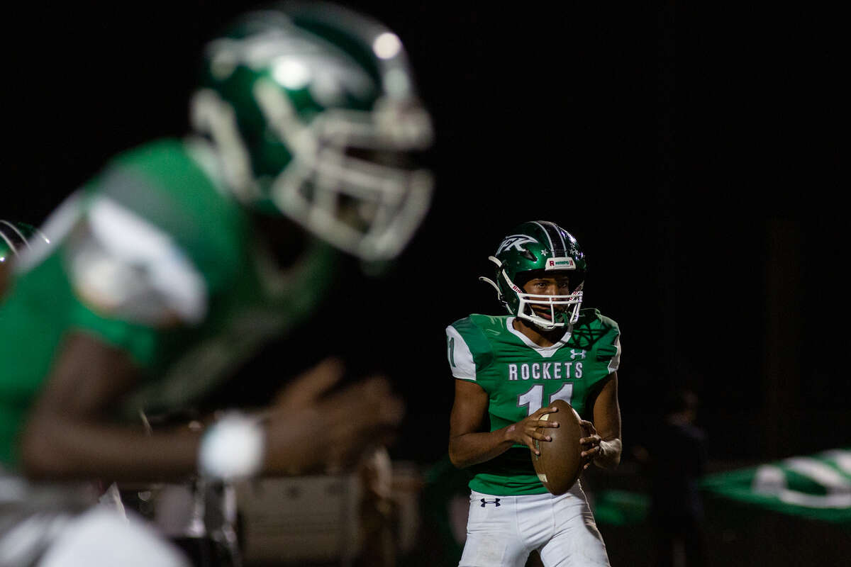 Randolph routs Kennedy to remain unbeaten