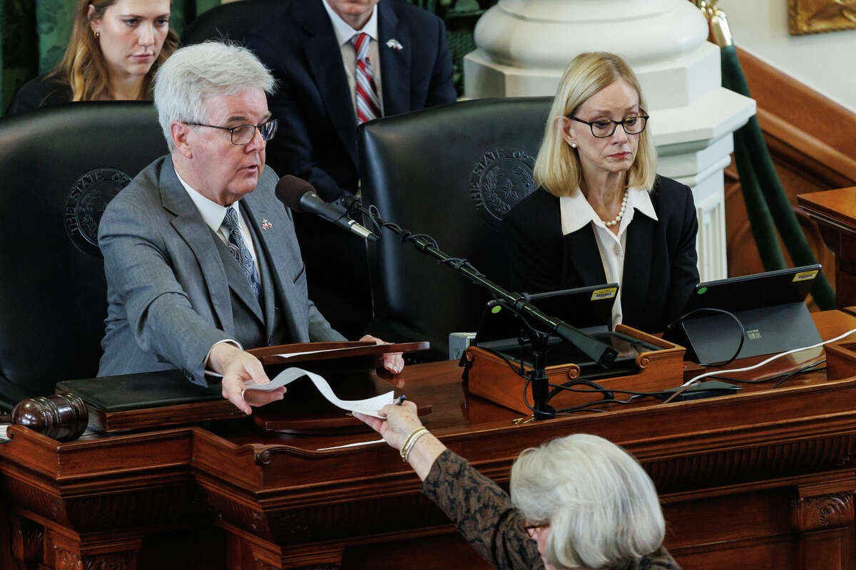Ken Paxton acquitted by Texas Senate, reinstated as attorney general