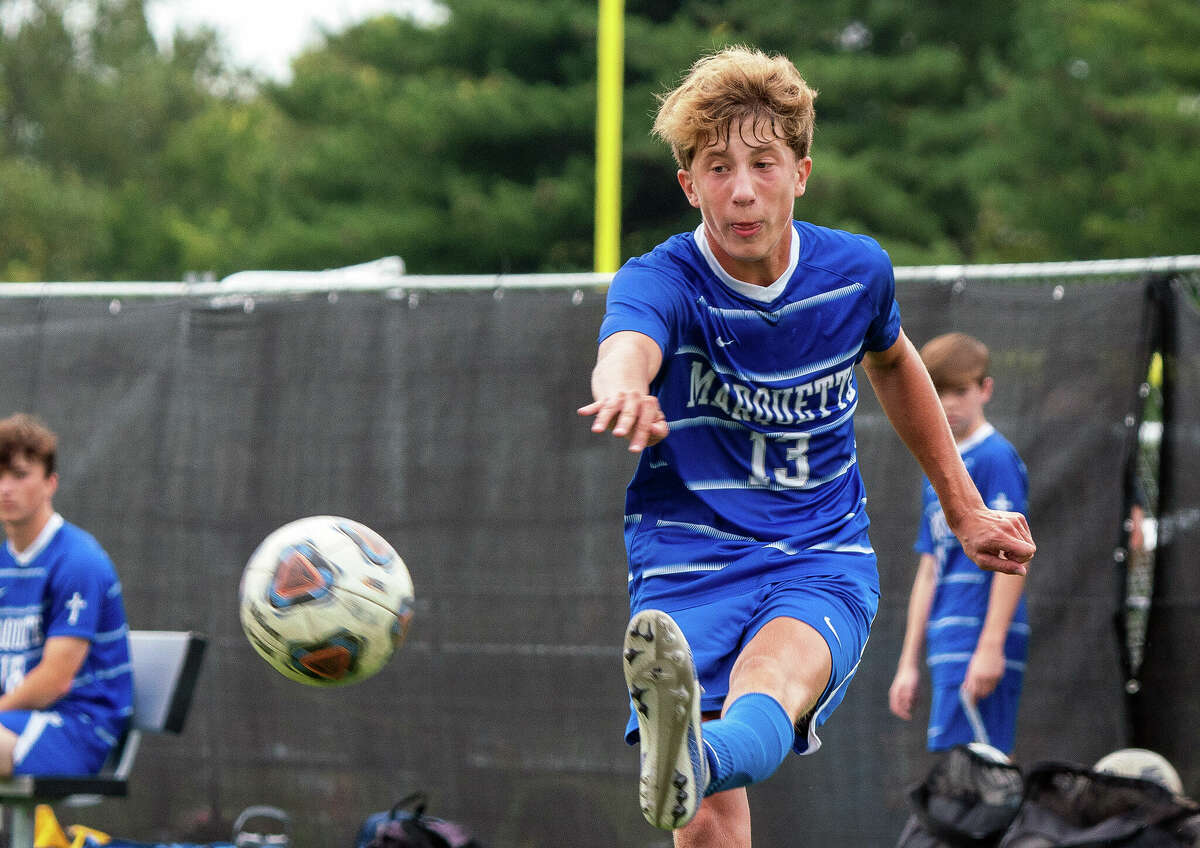 Explorers catch a wave, tie Edwardsville 2-2