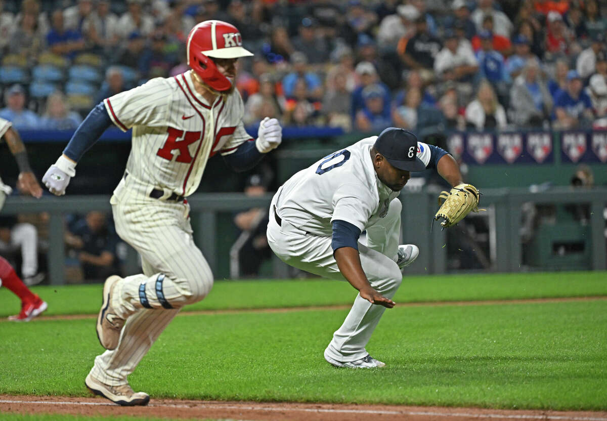 Houston Astros drop another game to lowly Kansas City Royals