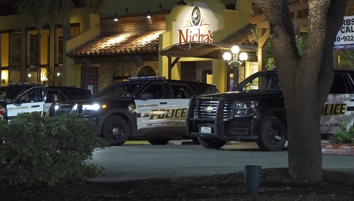 SAPD officer fatally shoots knife wielding Nicha's robbery suspect