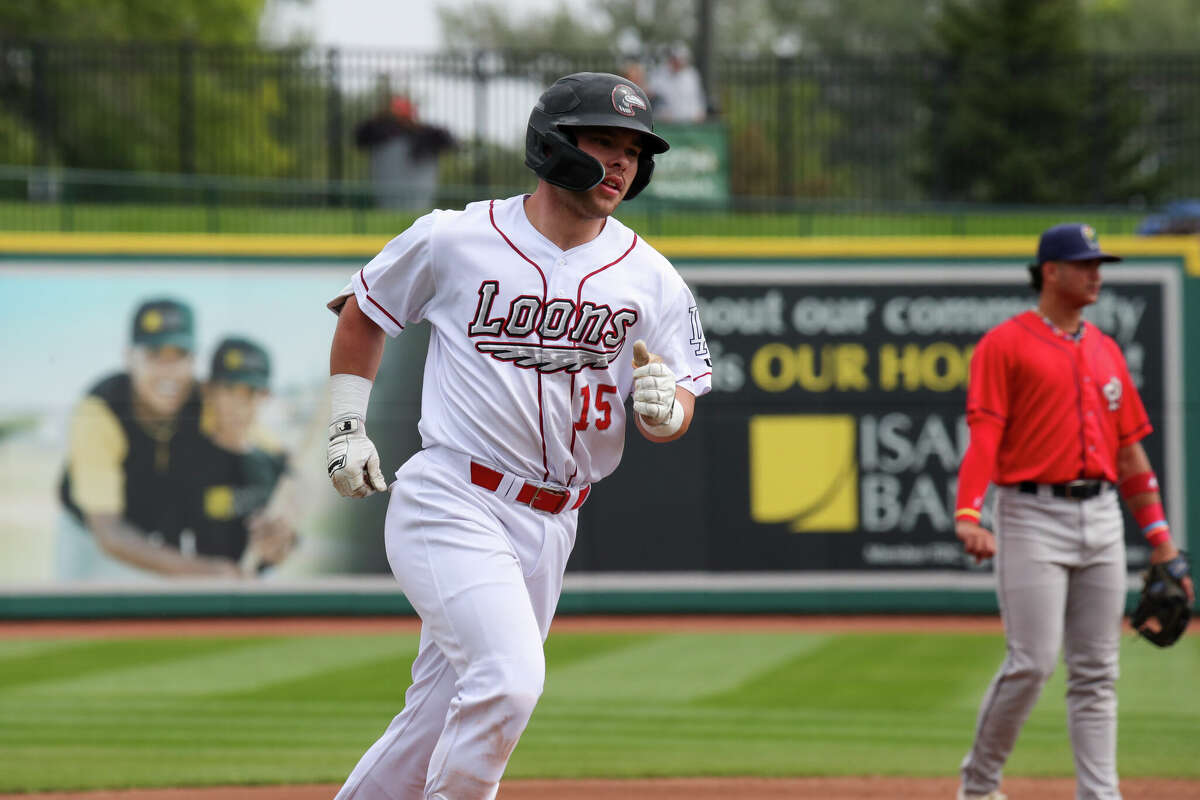 Rushing hits three-run homer in second and two-run homer in fourth