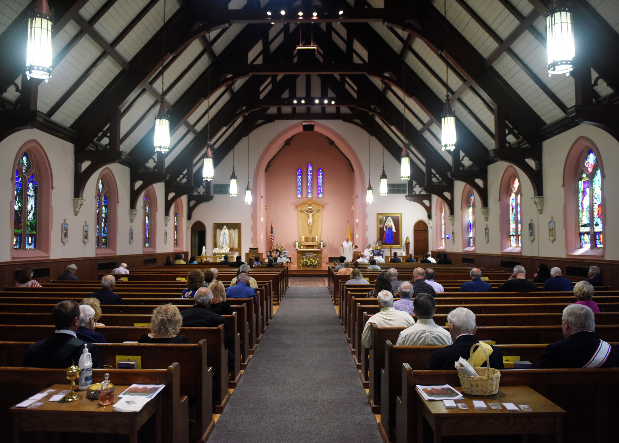 Connecticut priest sexually assaulted 8-year-old boy at gunpoint: Suit