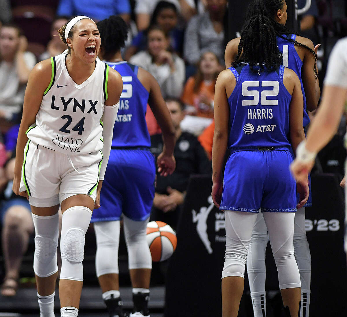 Minnesota Lynx take Game 2 against Connecticut Sun at Mohegan