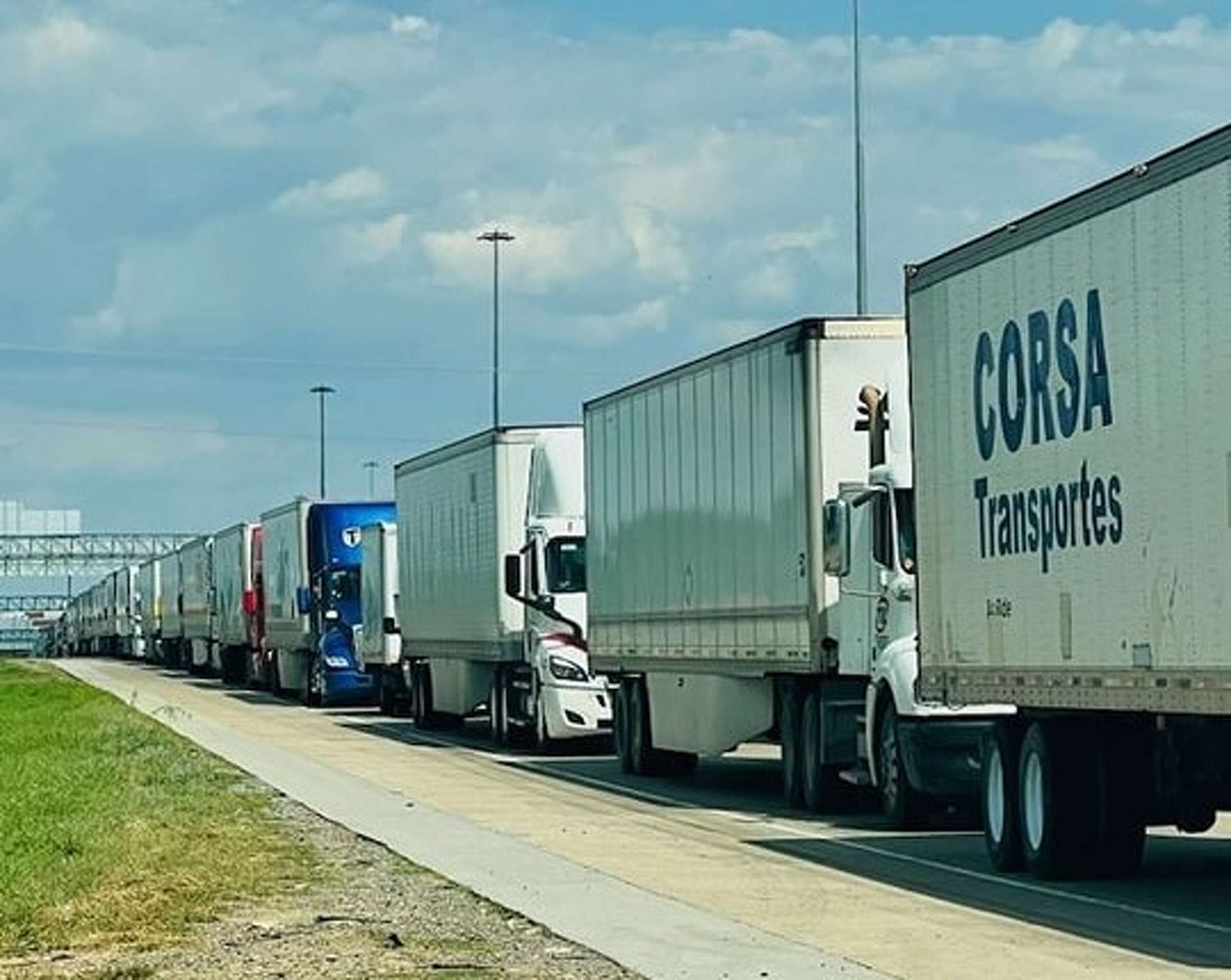 Laredo bridges delayed significantly due to customs system going down