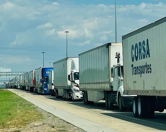 Laredo bridges delayed significantly due to customs system going down