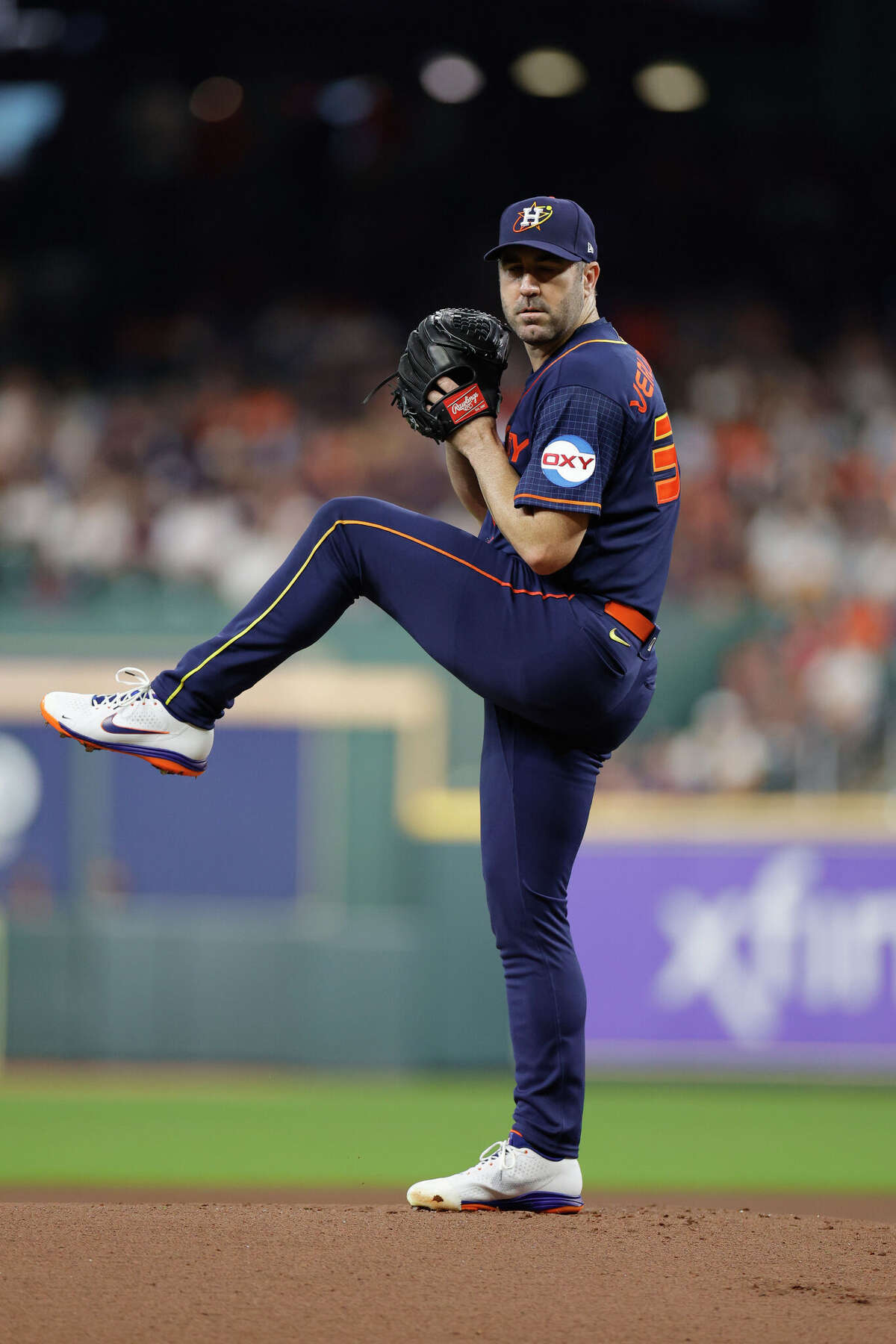 Houston Astros give up lead in ninth, fall to Baltimore Orioles