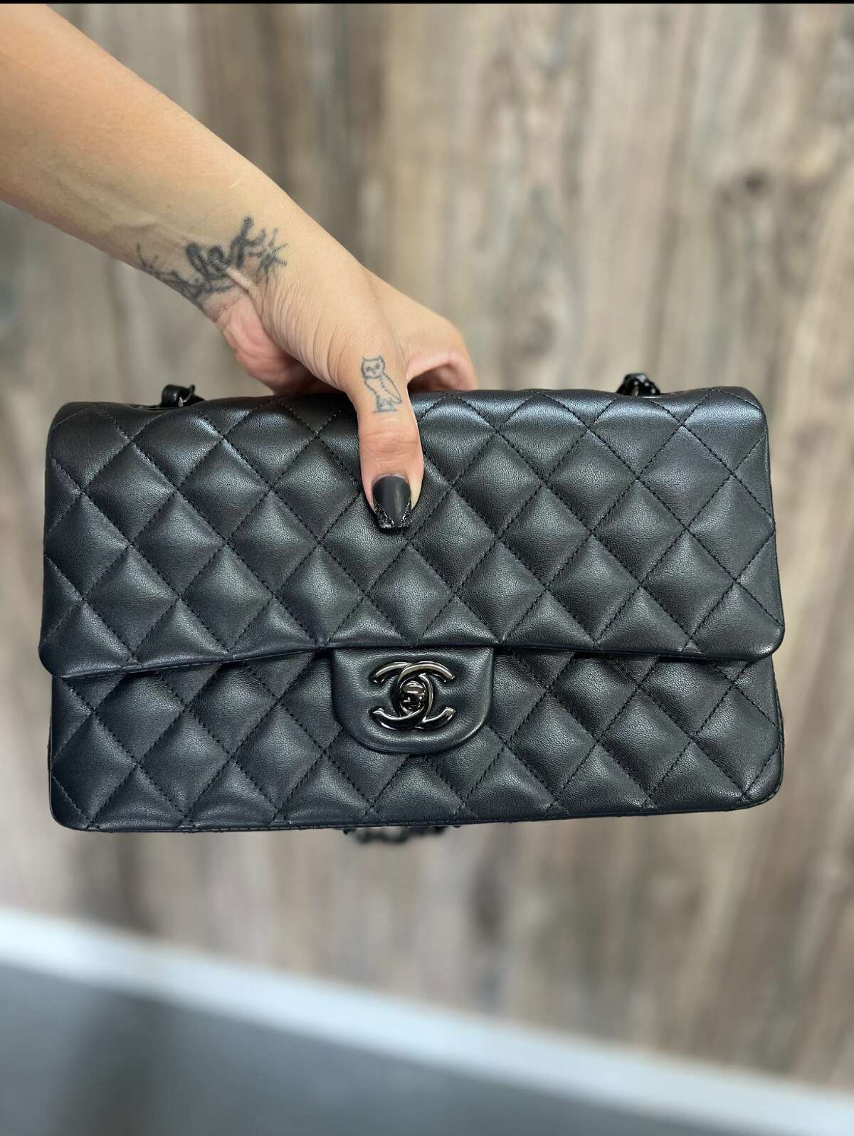 Drake rewards creative fan with Chanel purse during Houston show