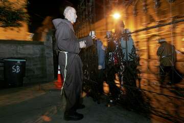 Father Louie Vitale, often-arrested S.F. peace activist, dies at 91