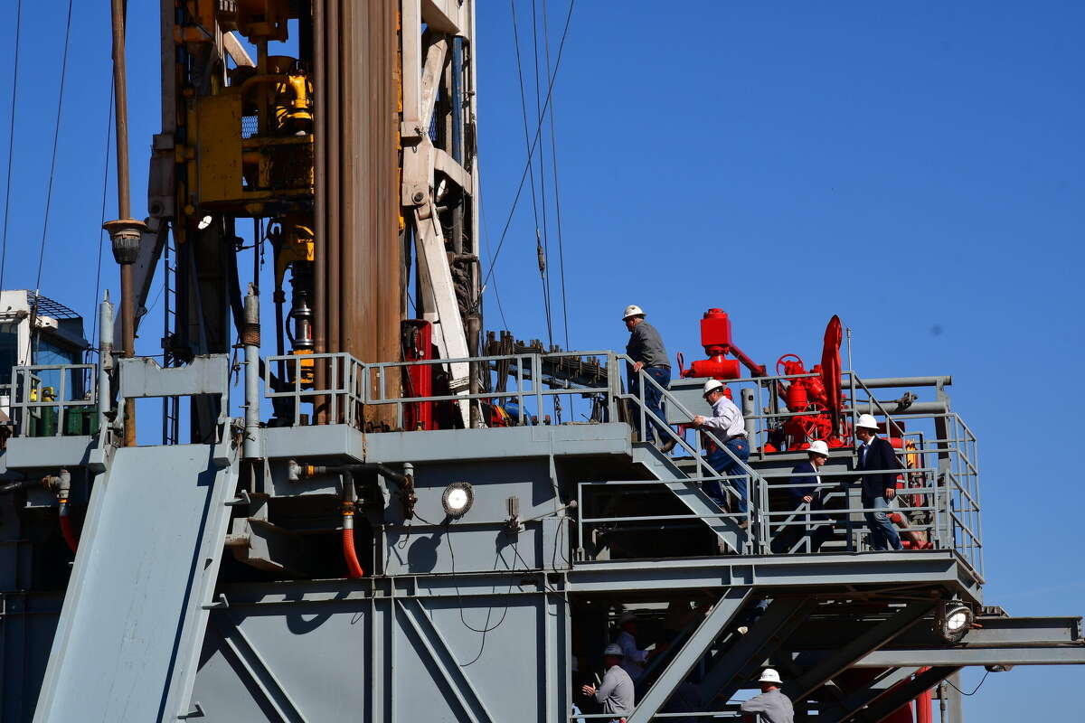 Baker Hughes: Permian Basin, Texas lead rig count decline