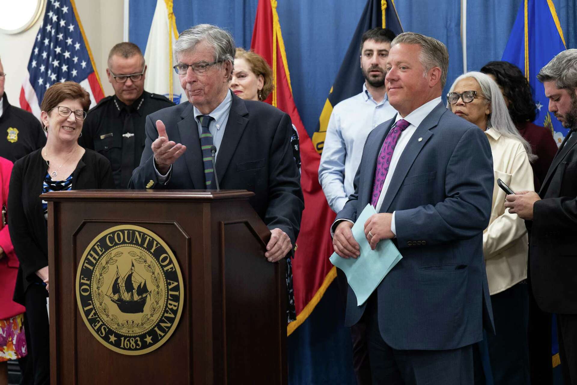 State Sen Neil Breslin won't seek reelection