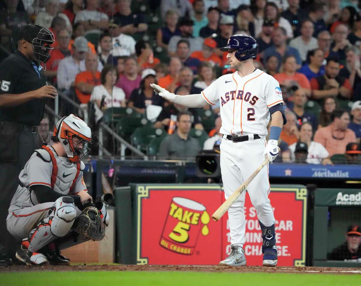 Houston Astros: Mauricio Dubon's walk-off keeps team in first place