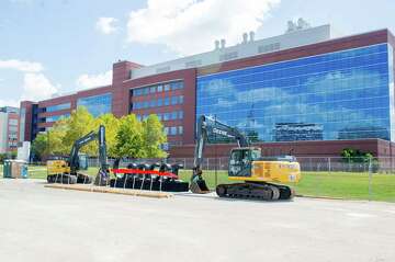 MD Anderson breaks ground on new 7-story research building