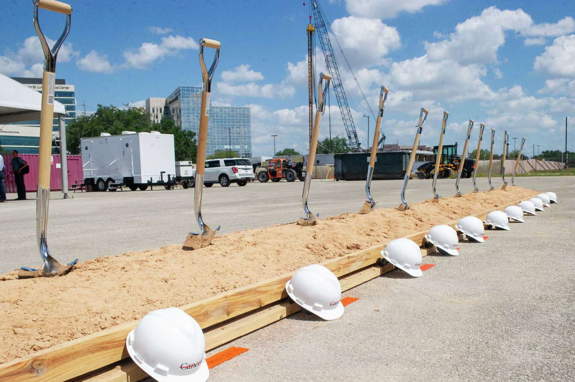 MD Anderson breaks ground on new 7-story research building