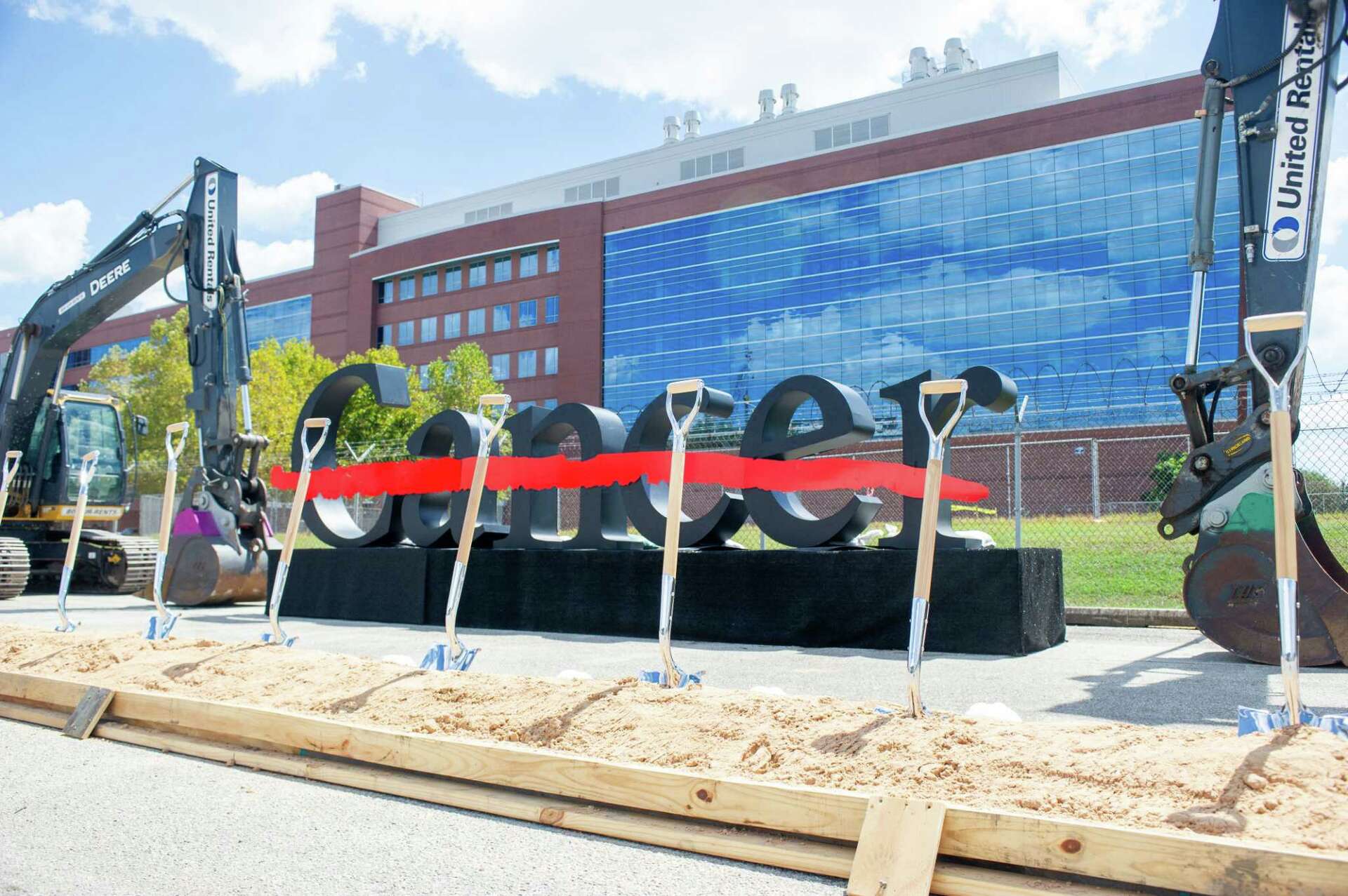 MD Anderson breaks ground on new 7-story research building