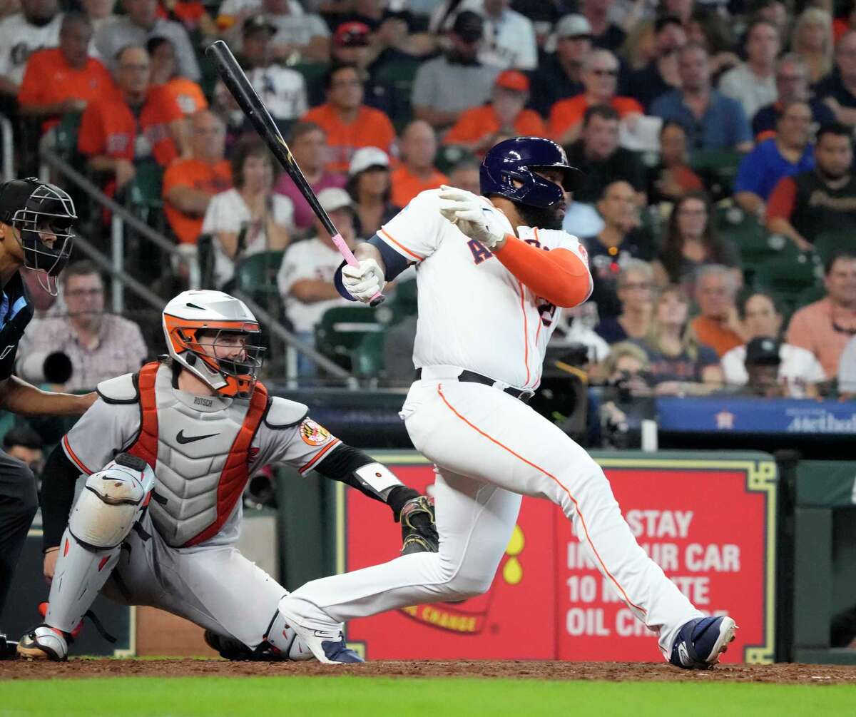 Houston Astros: Mauricio Dubon's walk-off keeps team in first place