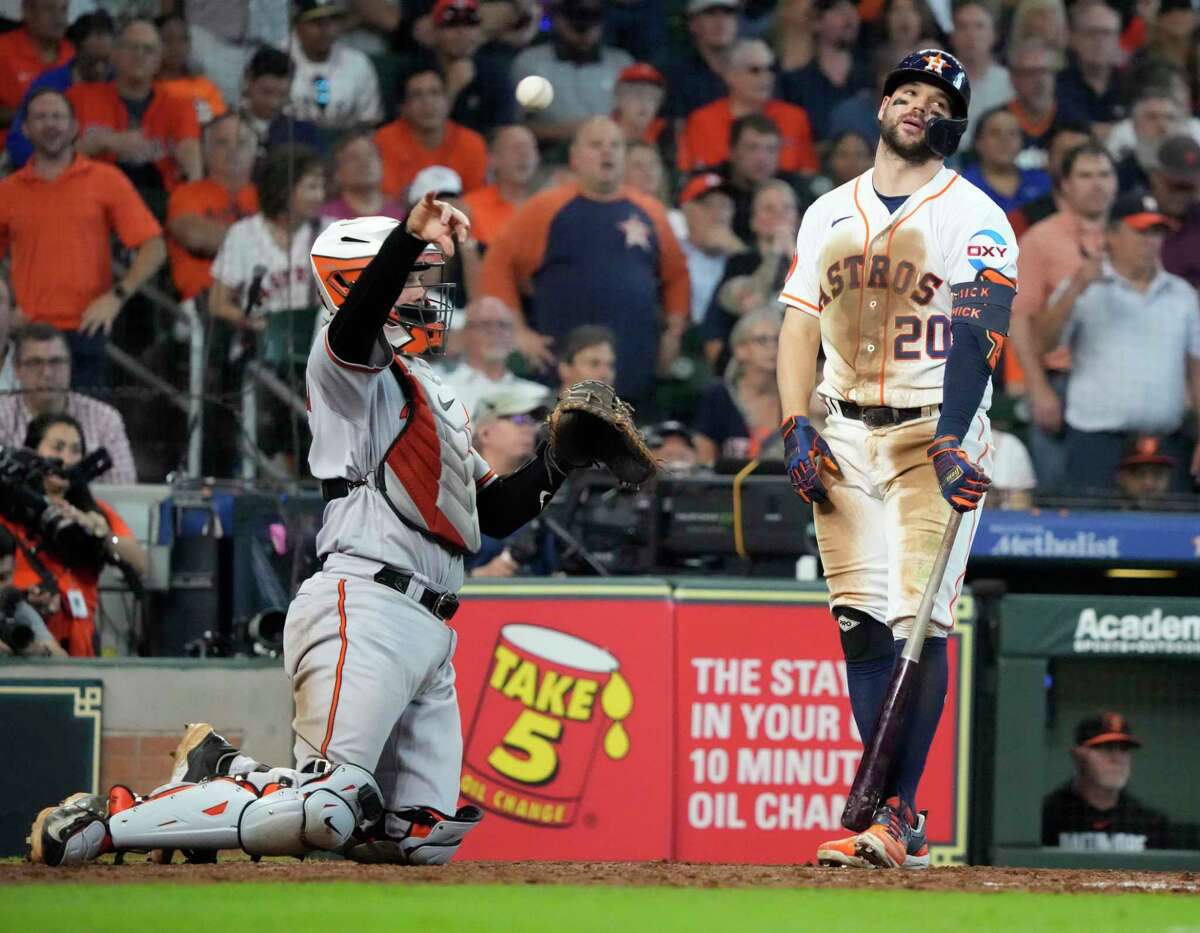 Houston Astros: Mauricio Dubon's walk-off keeps team in first place