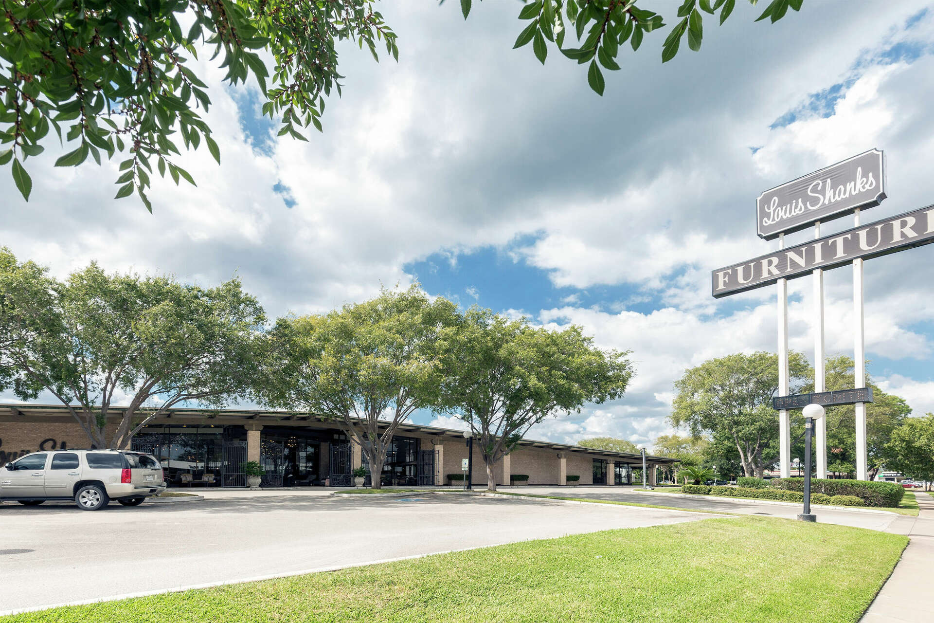 Texas furniture store Louis Shanks is going out of business