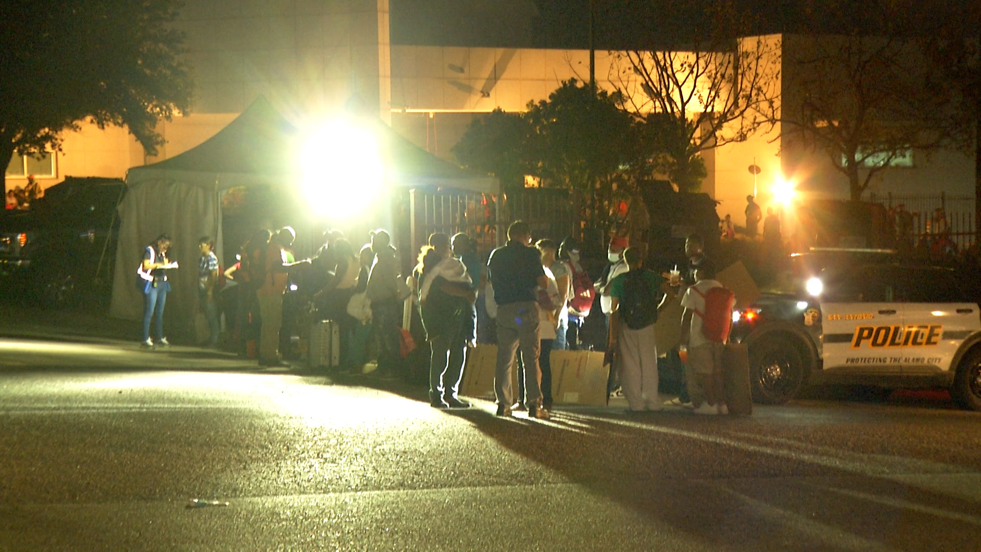 San Antonio resource center at capacity with asylum seekers