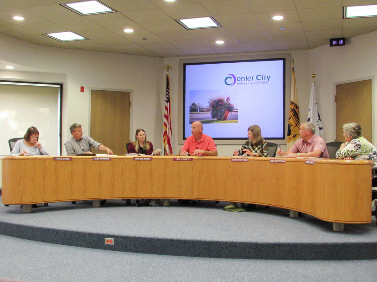 Ashman, Rodd two-way passes Center City; next move Planning Commission