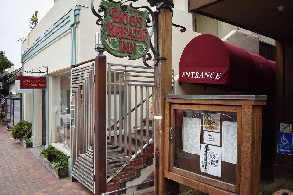 At this Carmel pub, an Oscar winner's star is fading