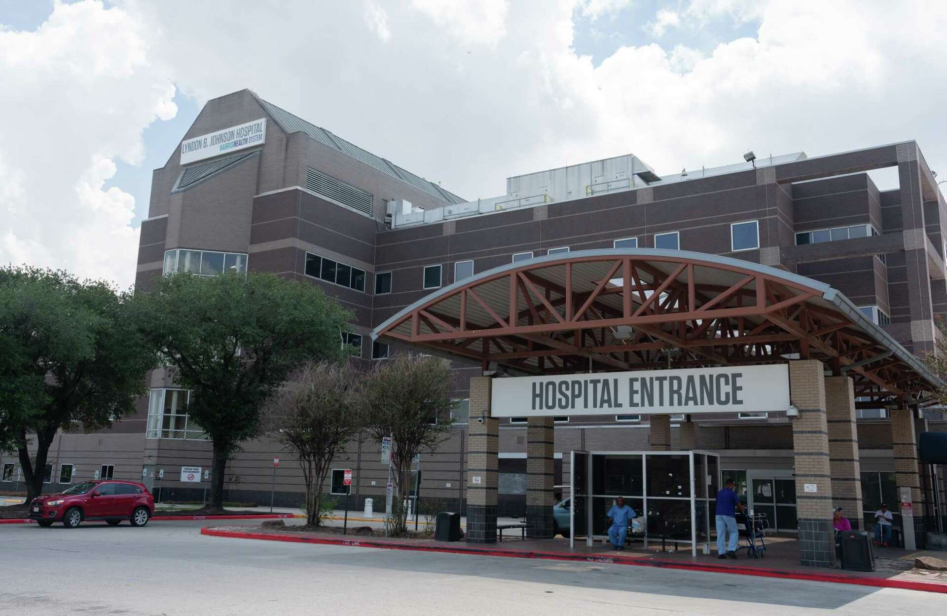 Concrete plant near LBJ Hospital may endanger patients, officials say