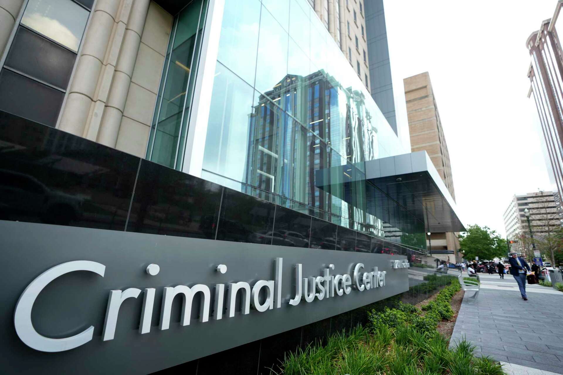 Houston park ranger targeted gay men in shakedown scheme, DA says