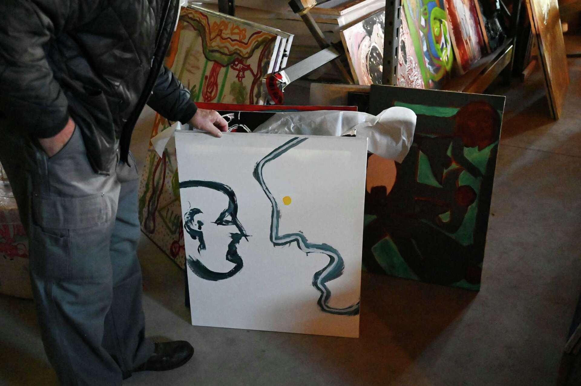 Deceased Vietnam veteran's unseen art in search of an exhibition