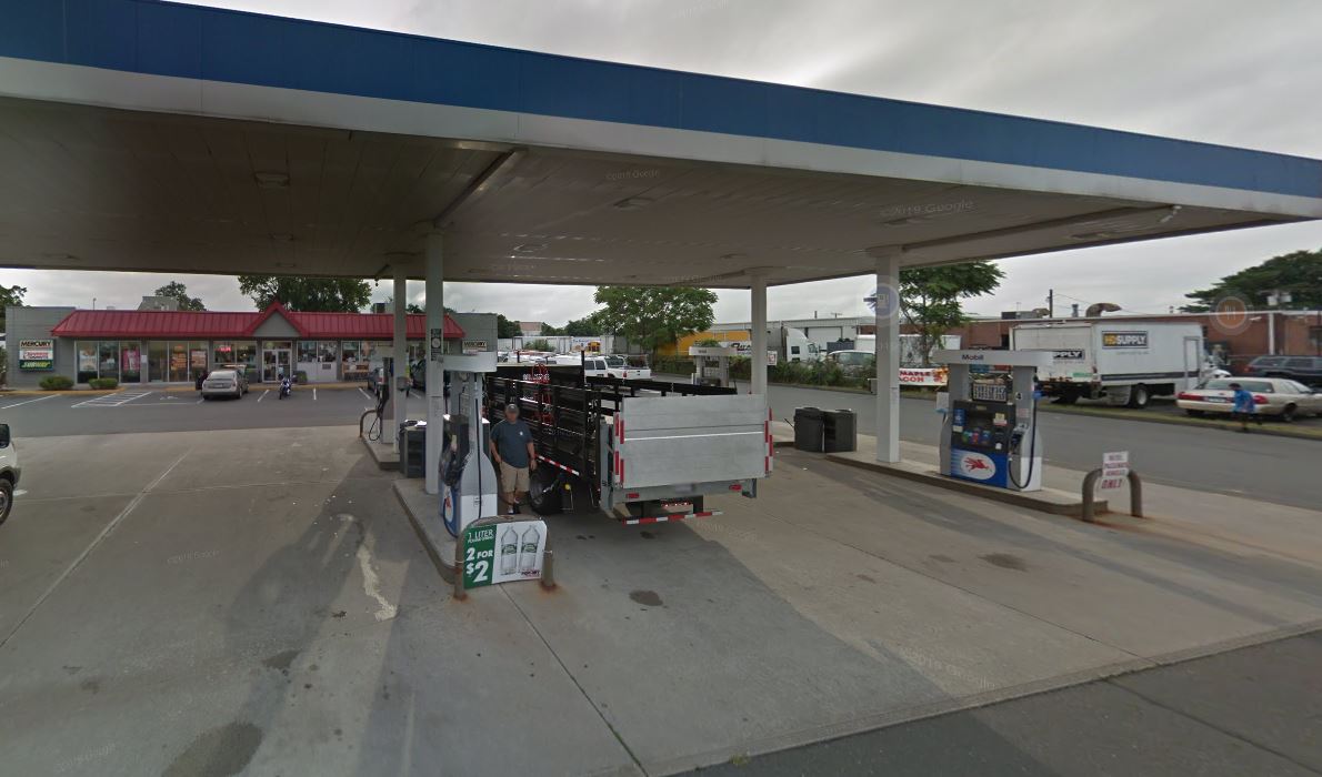 Police: Man shot at Brainard Road gas station in Hartford