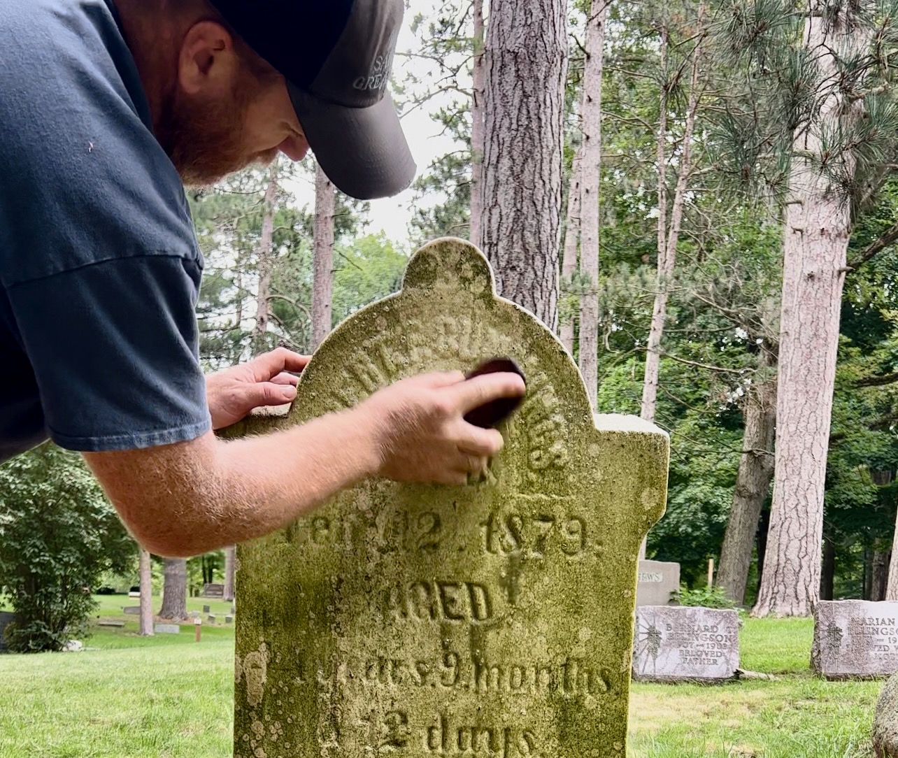 Michigan man honors the dead by cleaning their tombstones