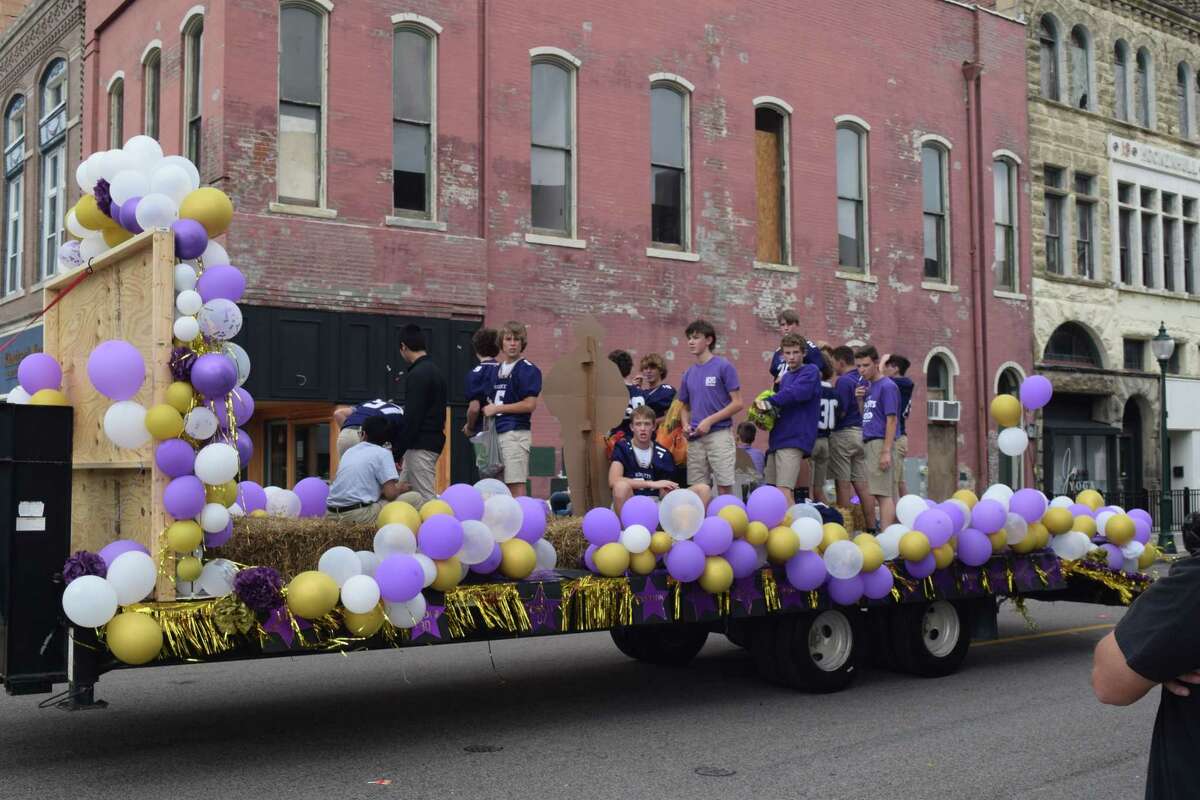 Routt Catholic High School holds homecoming parade