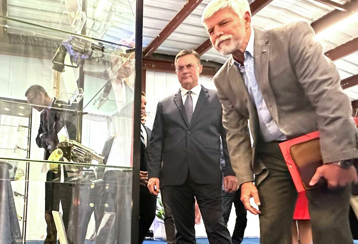 Petr Pavel, Czech president tours Czech-owned Colt firearms