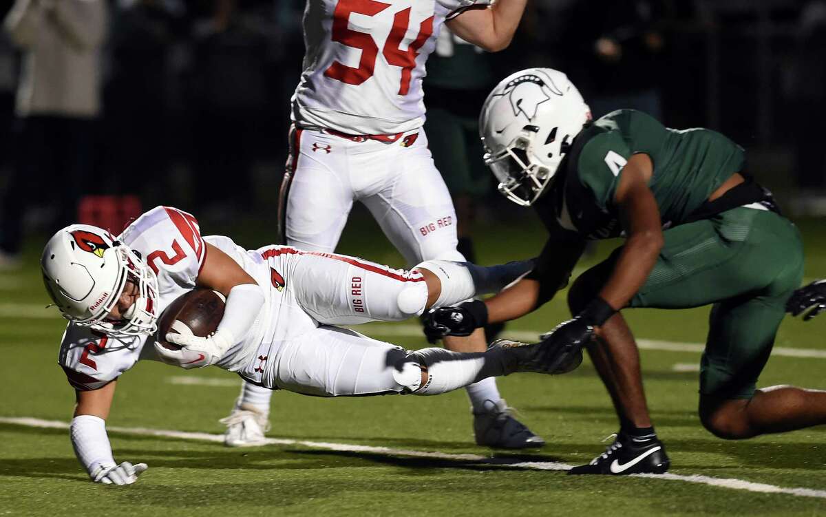 Greenwich (CT) defeats No. 3 Maloney in high school football showdown