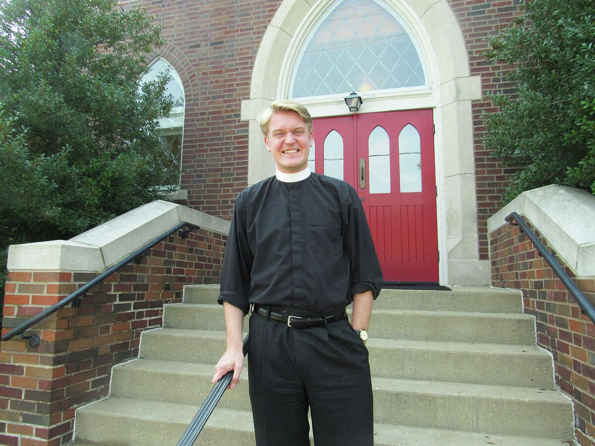 Edwardsville welcomes new priest at St. Andrew’s Church