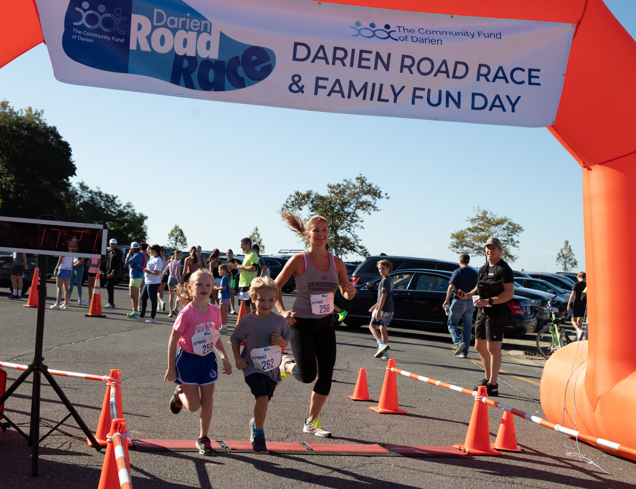 Photos: Community Fund of Darien raises $48K at annual road race