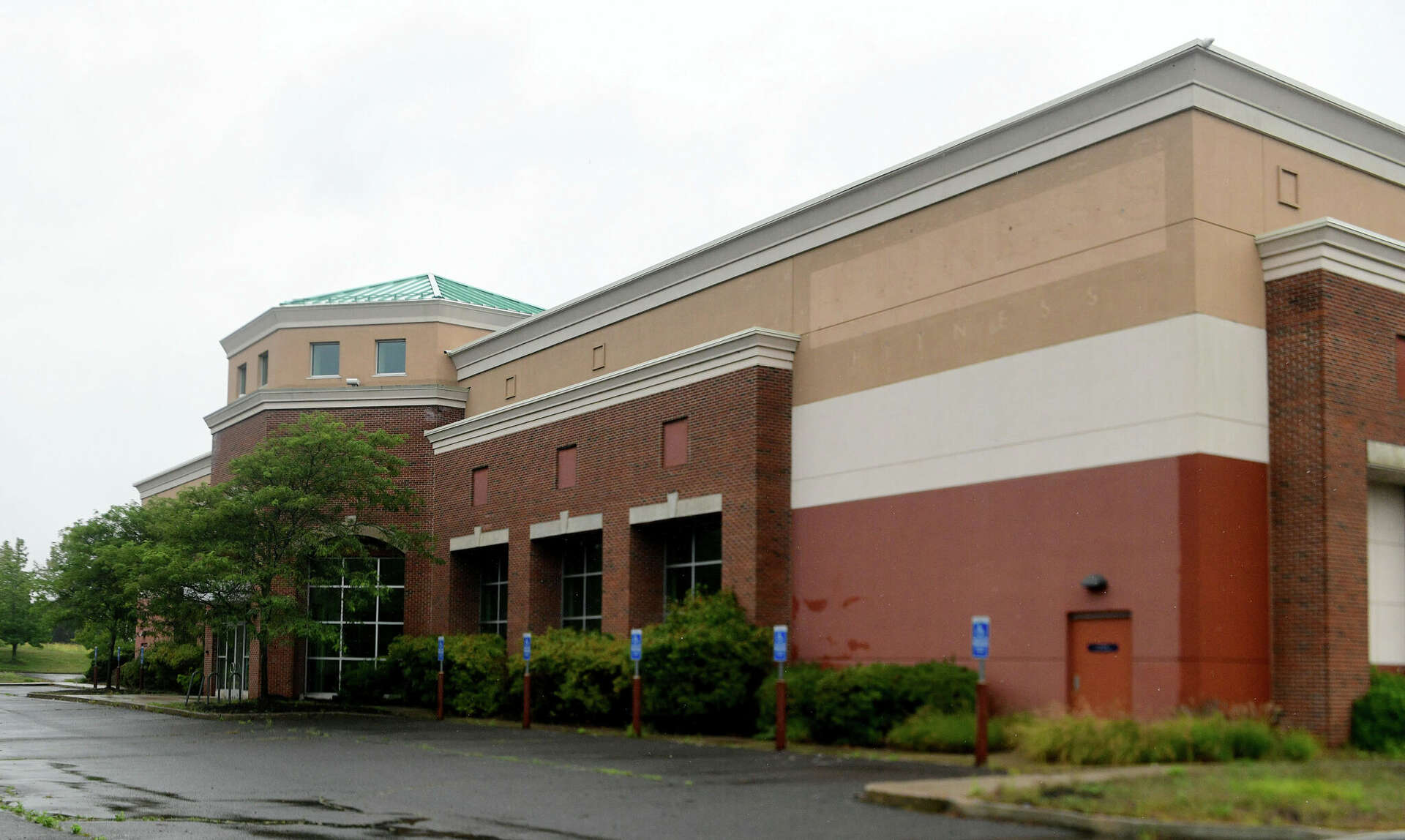 Whole Foods on track to open in South Windsor's Evergreen Walk in 2024