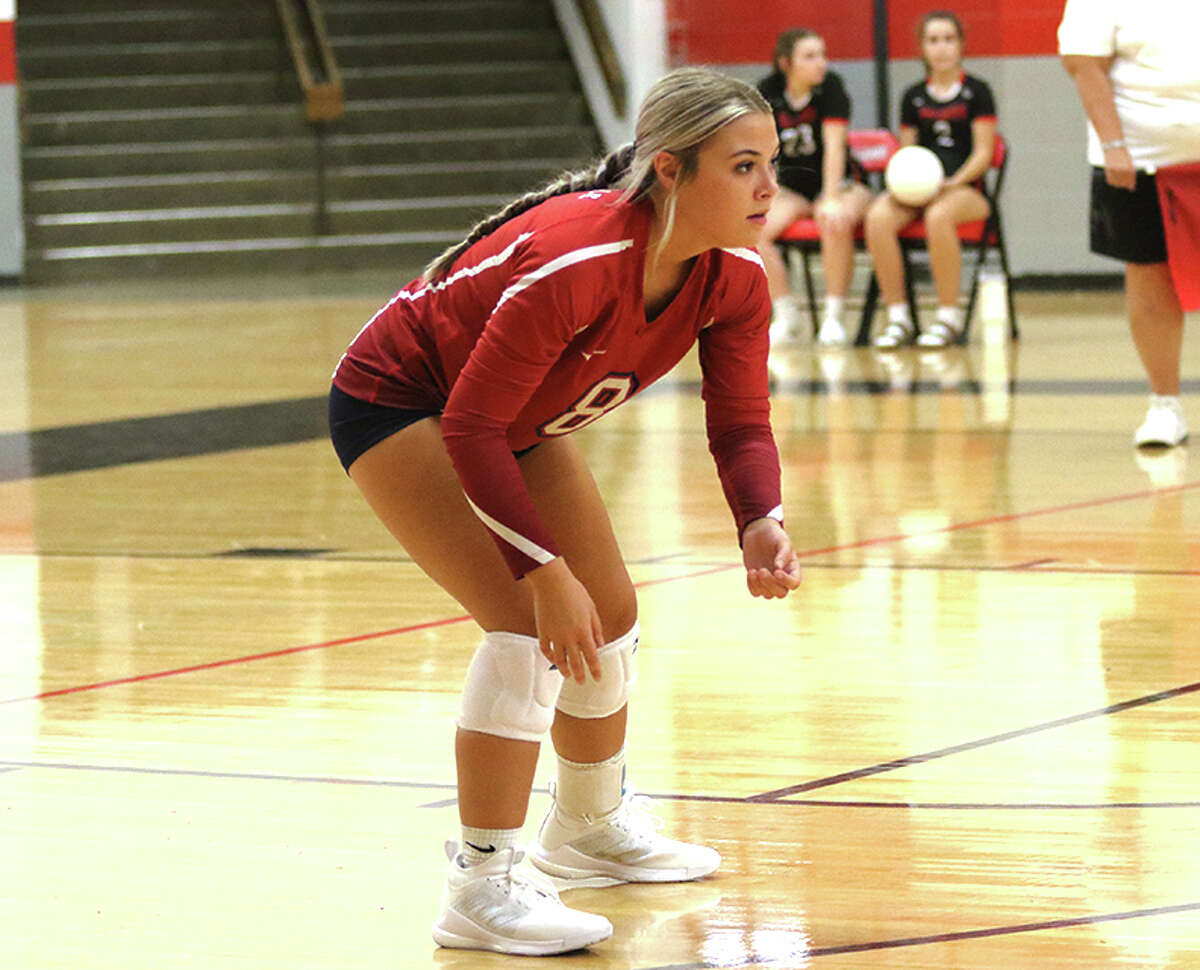 MONDAY VOLLEYBALL: Explorers top Cavies; Calhoun hits 17-0