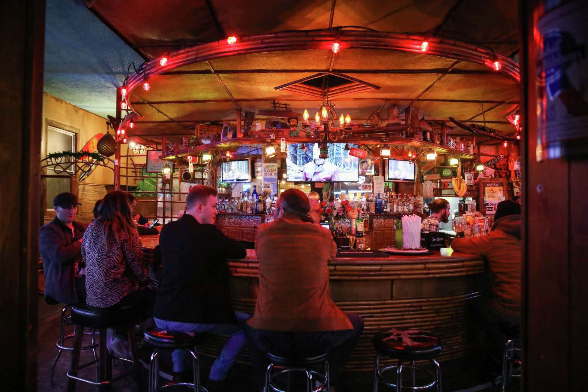 SF tiki bar Trad'r Sam temporarily closed amid family legal dispute