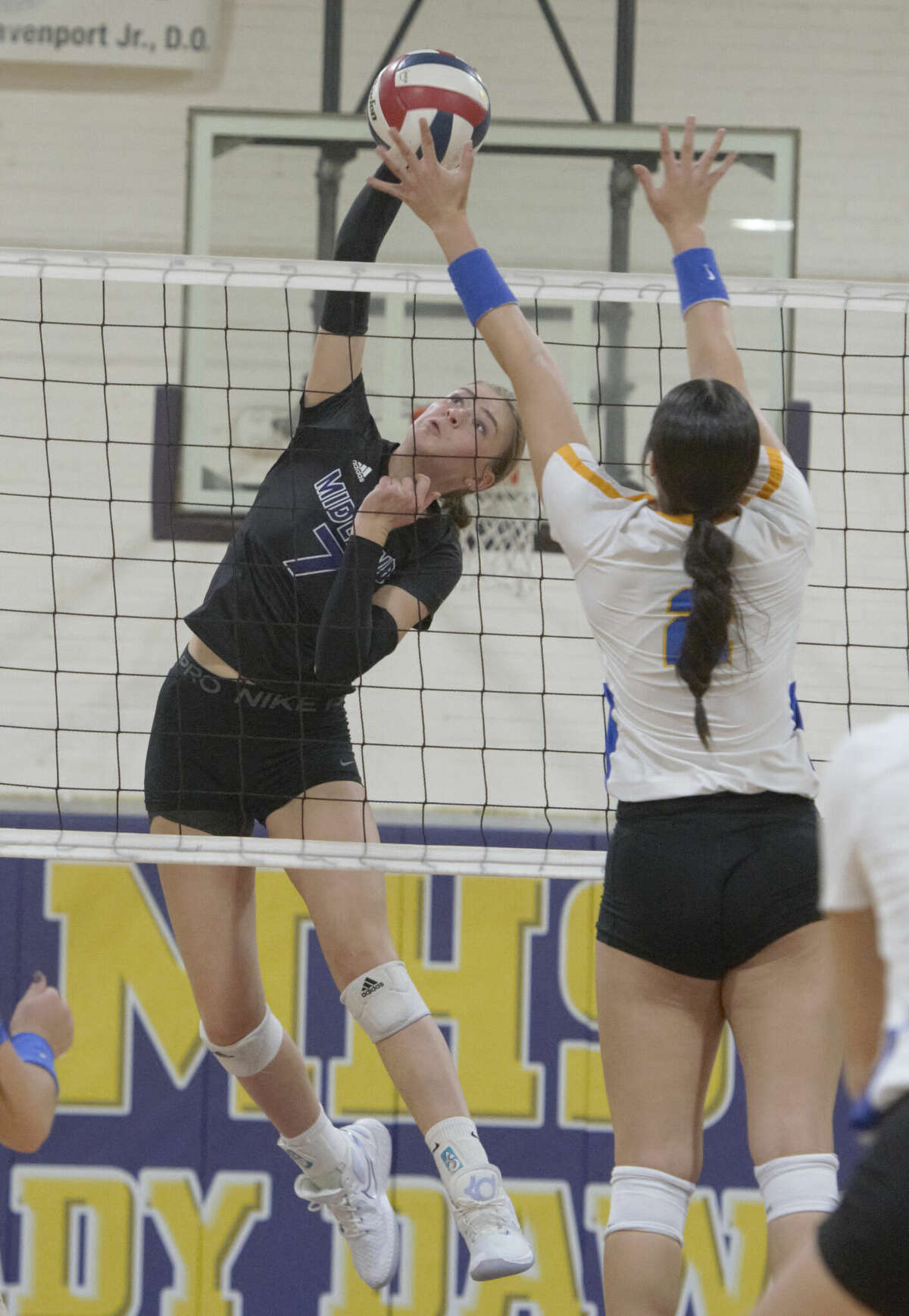 HS VOLLEYBALL: MHS swept by Frenship, falls to 0-2 in district