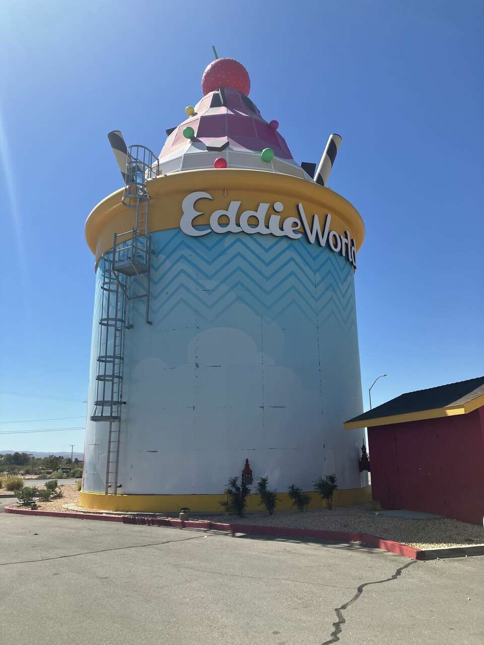 California's EddieWorld falls short compared to Buc-ee's