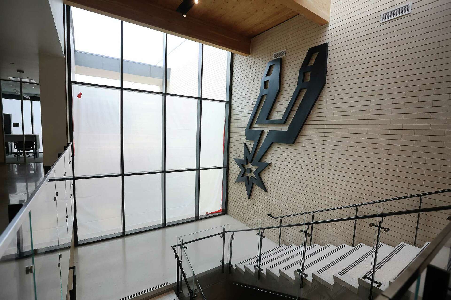 ‘A sense of awe’ as San Antonio Spurs open new practice space