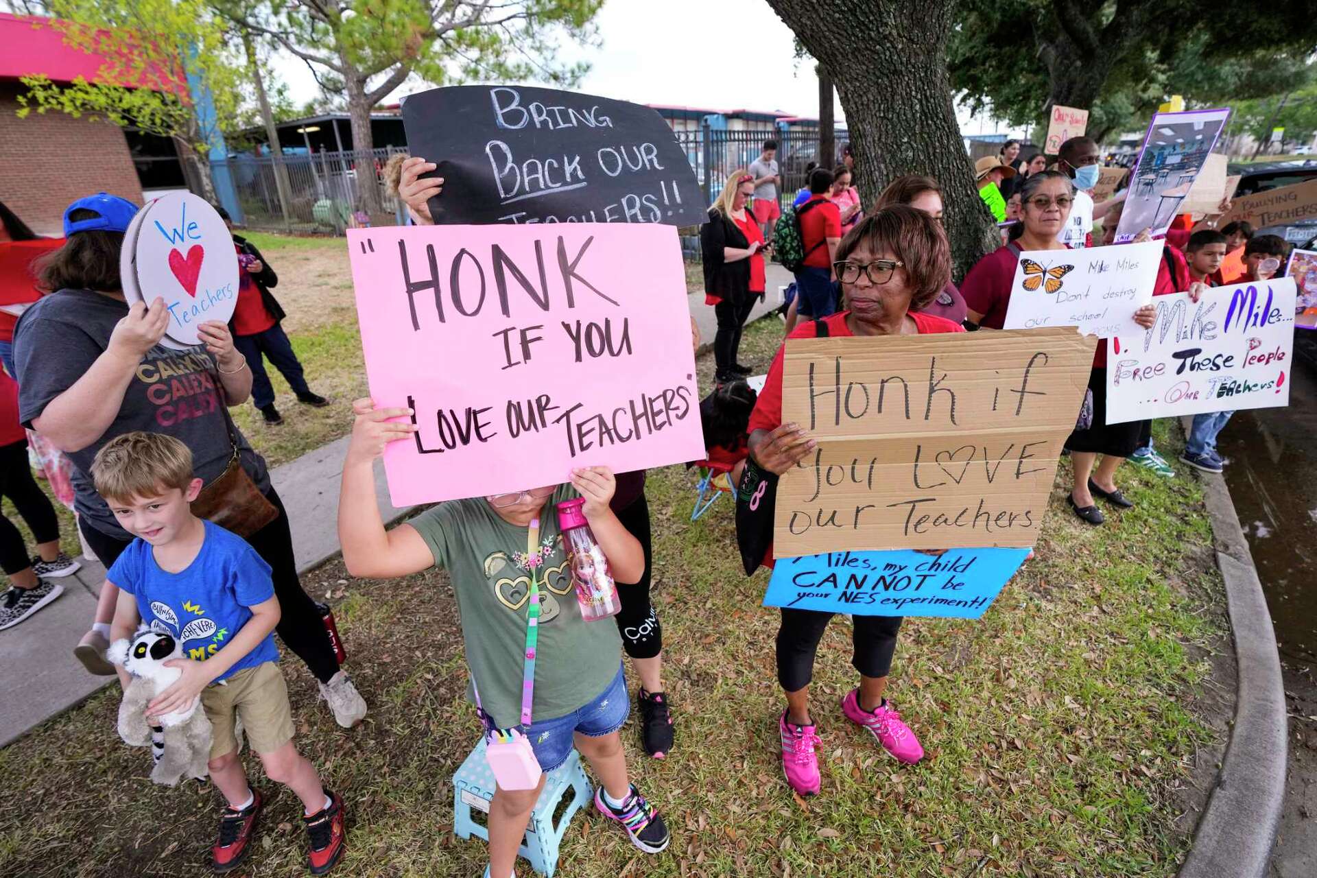 HISD parents rally against Mike Miles' NES model at campus protest