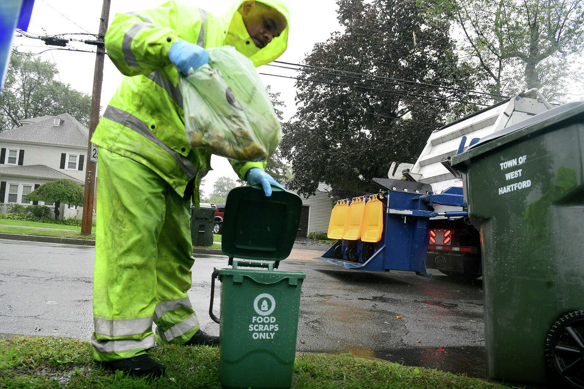 West Hartford pitches town-wide changes to trash collection services