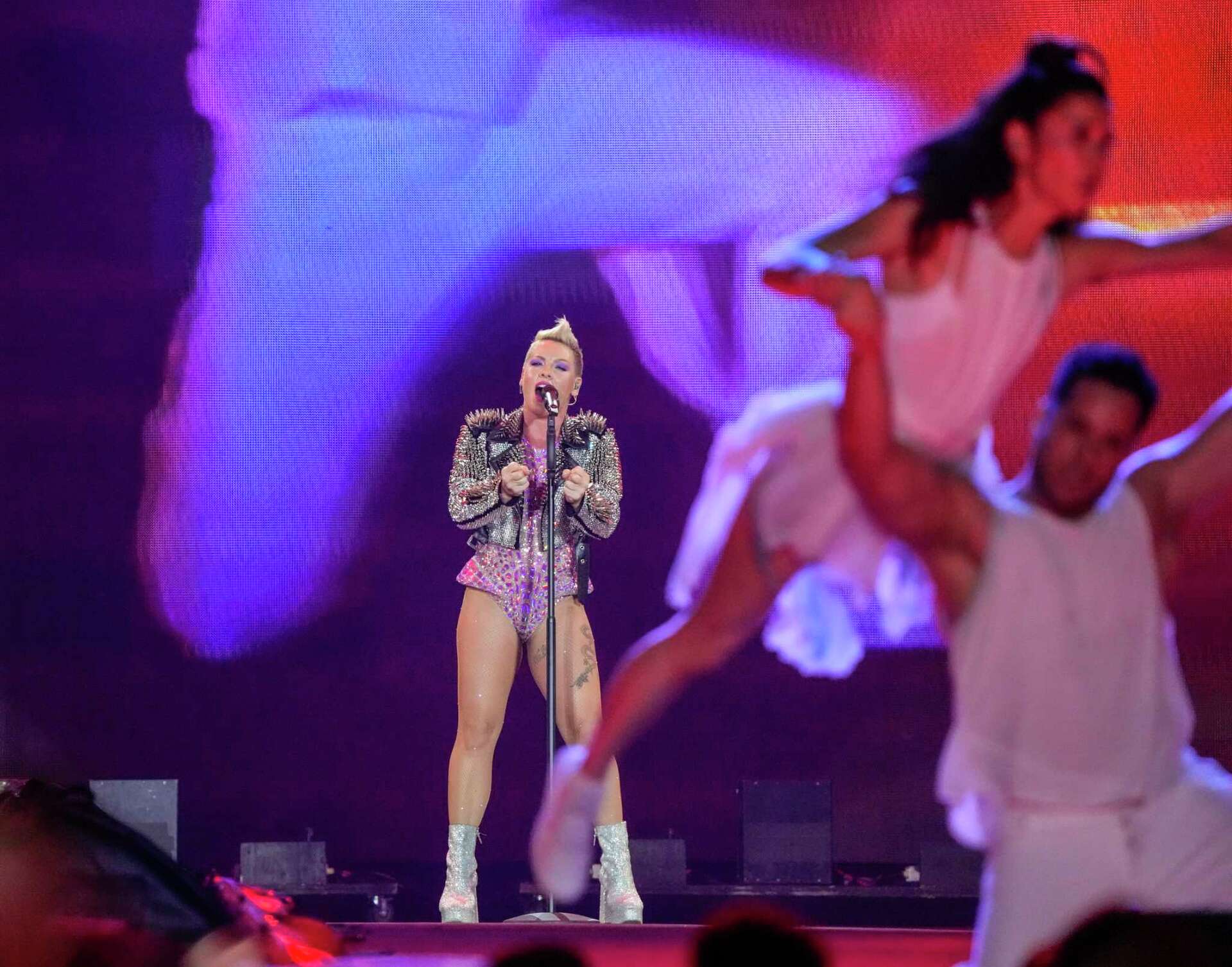 Pink flies her Summer Carnival into Houston at Minute Maid Park