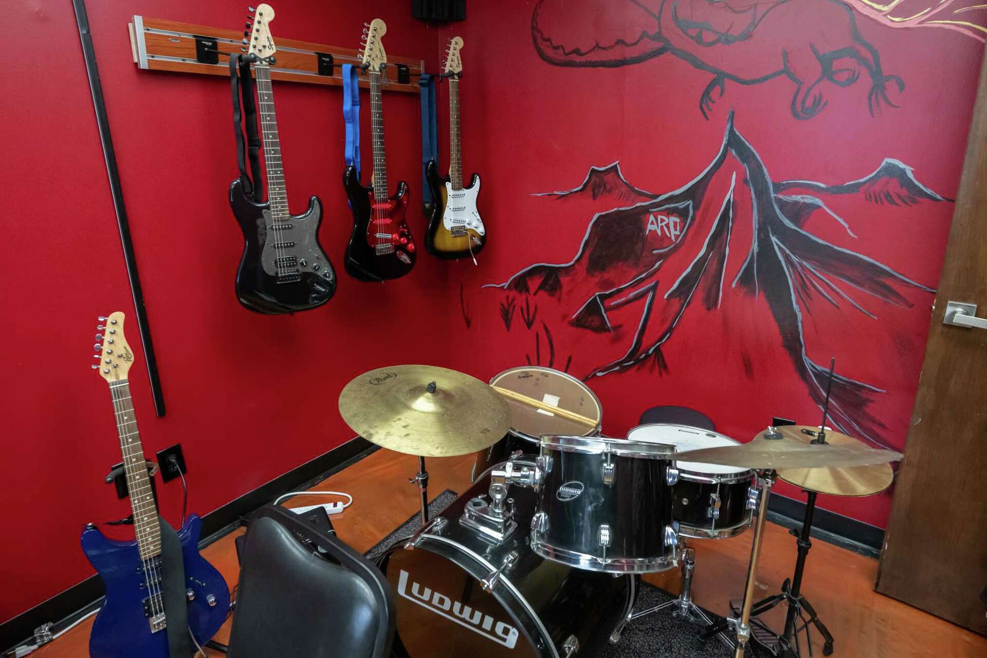 Trio opens Albany Rock Pit after another music school closes