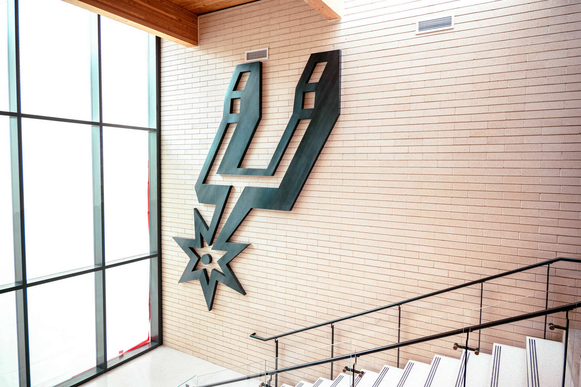 Spurs to open training facility at $500M San Antonio campus