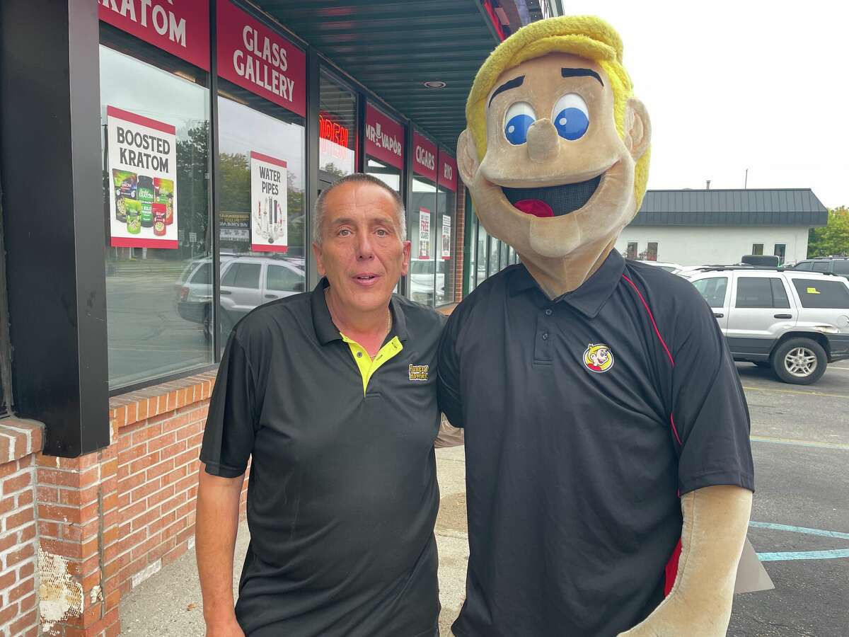 Big Rapids Hungry Howie's supports Angels of Action with fundraiser