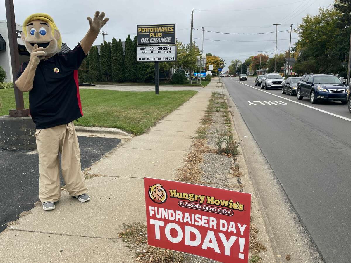 Big Rapids Hungry Howie's supports Angels of Action with fundraiser