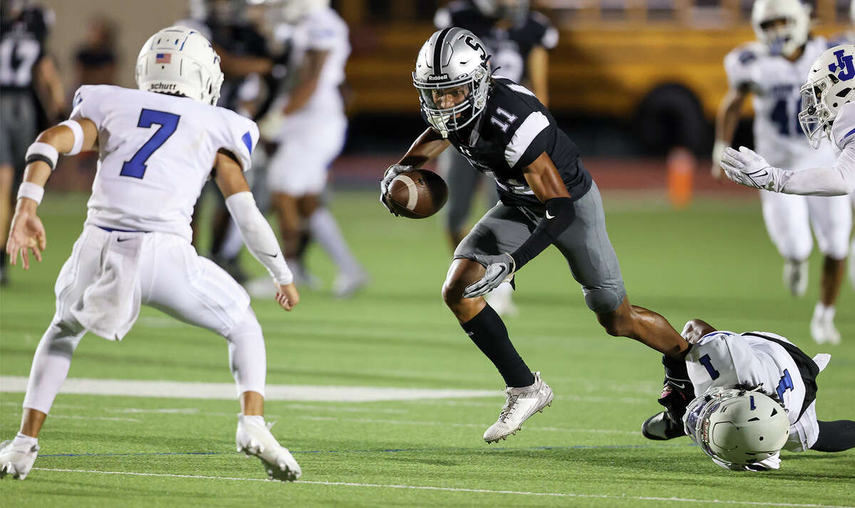 Jay football remains undefeated with 37-15 win over Sotomayor