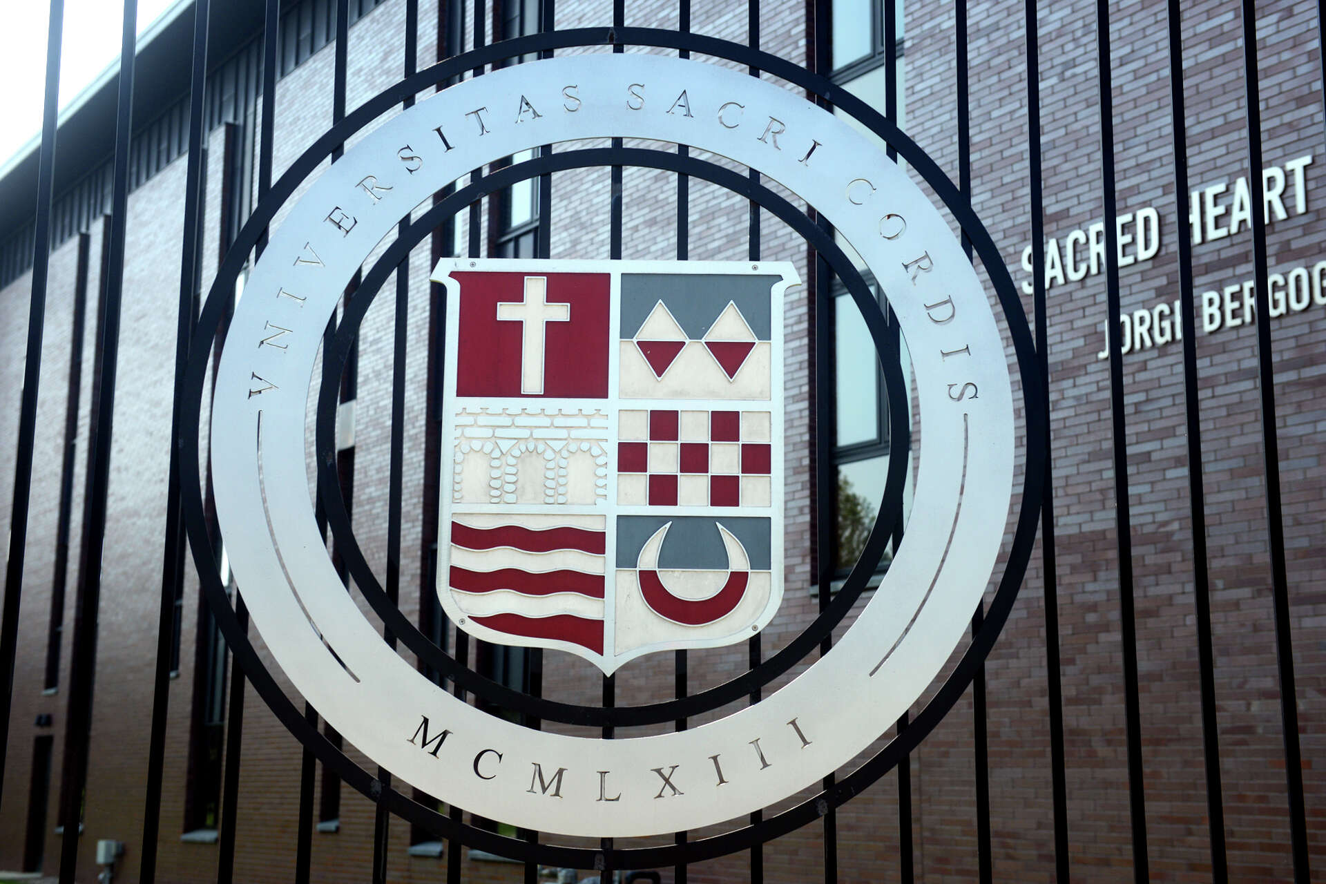 Warrant reveals new details about Fairfield crash near Sacred Heart